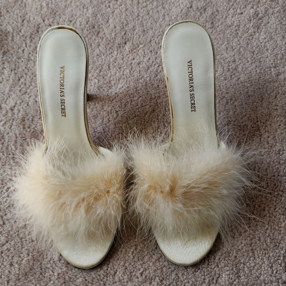 Victoria's Secret | Shoes | Victorias Secret Feathered Satin Slippers ...